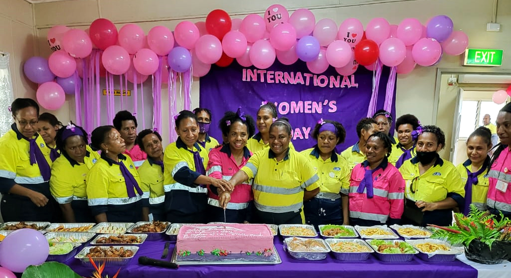 Landowner company recognises women - Ok Tedi Development Foundation