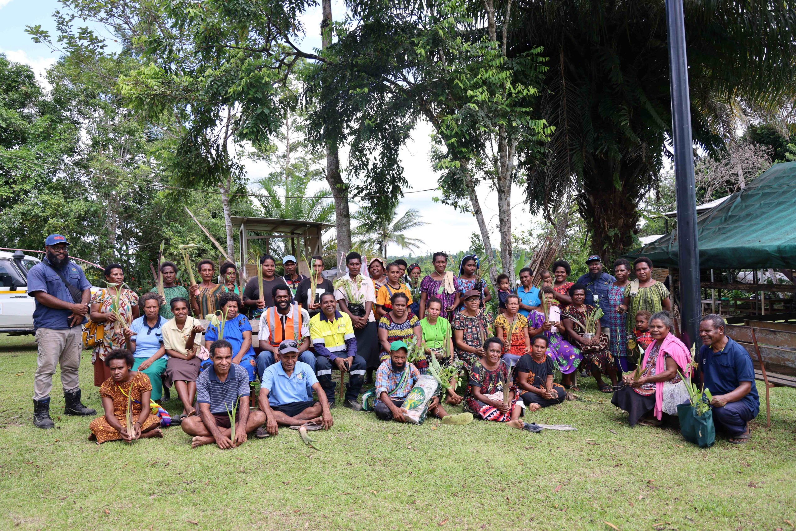 Over 30 Mepu Residents Receive African Yam Minisett and NARI Taro ...
